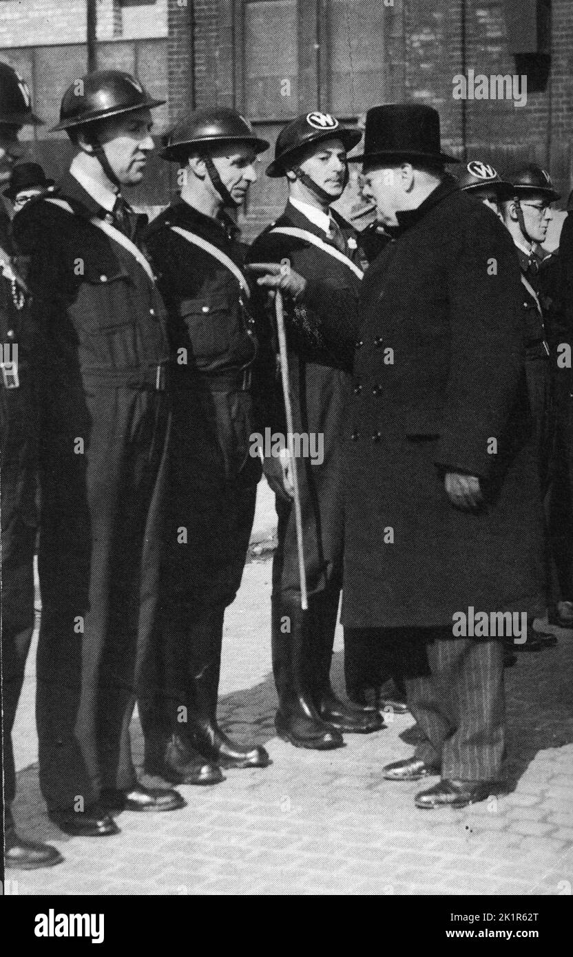 Winston Churchill inspecting ARP Wardens, London 1941 Stock Photo - Alamy
