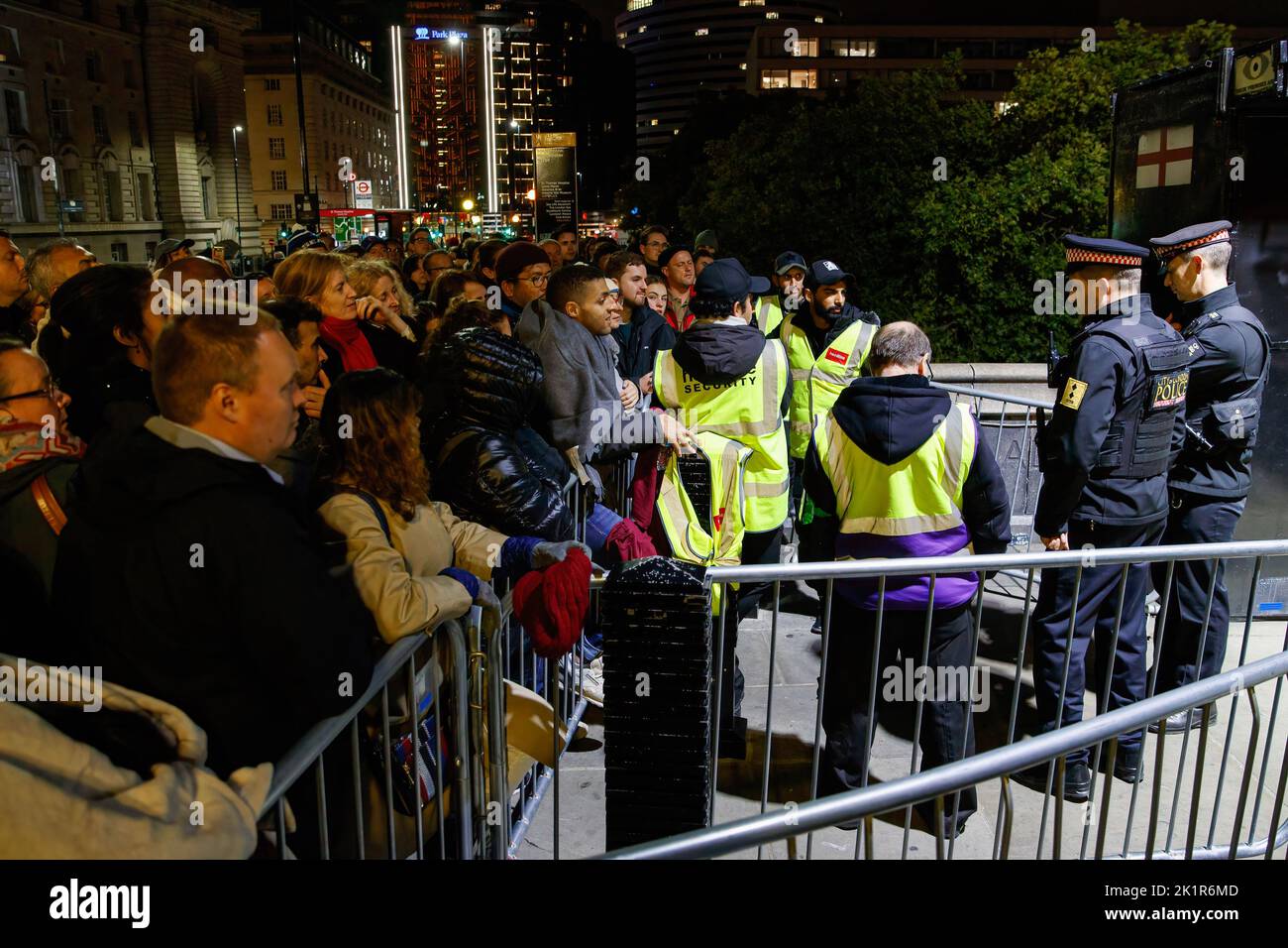 Queens funeral closed hi-res stock photography and images - Alamy
