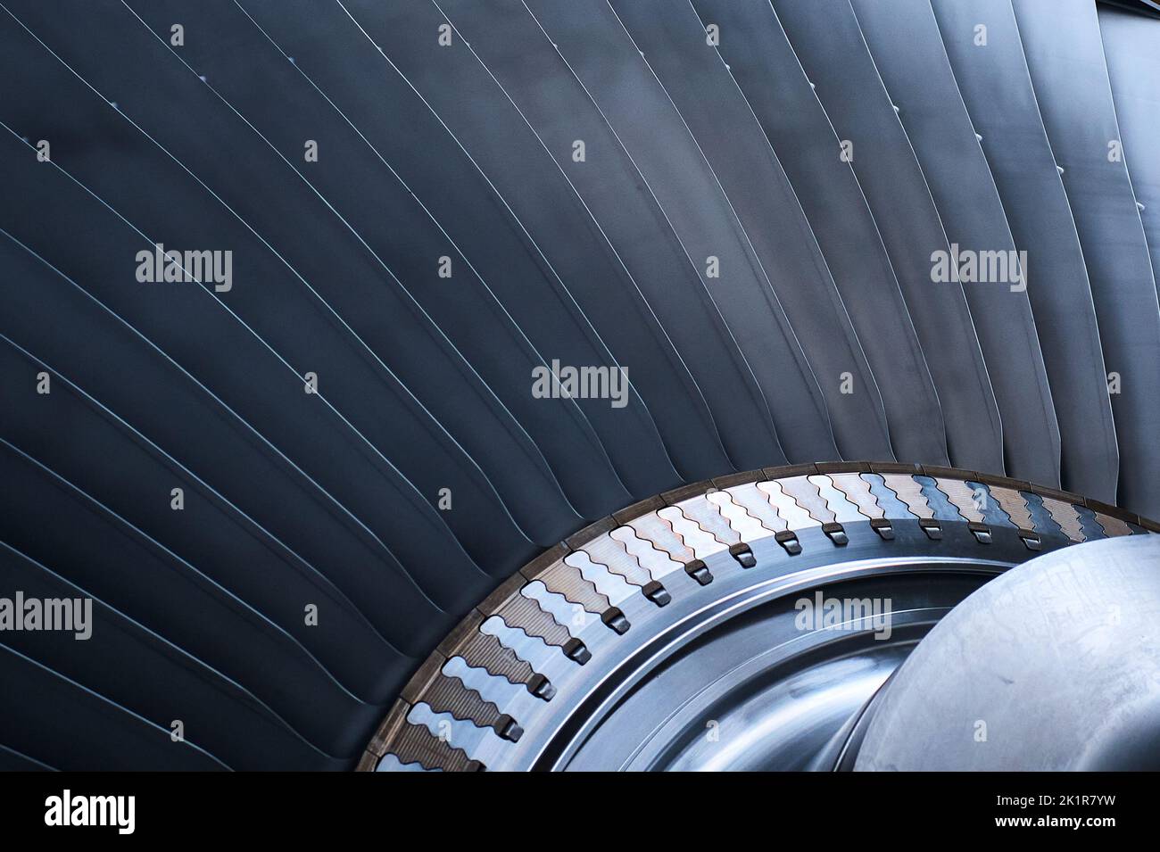 Shiny rotor of powerful steam turbine in light workshop Stock Photo - Alamy