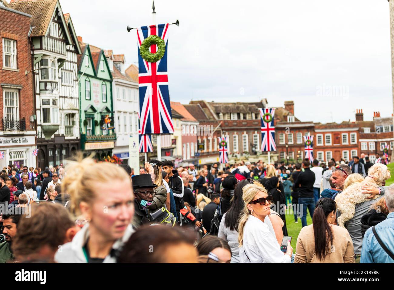A crowd of people outside Windsor Castle for Queen Elizabeth II's ...