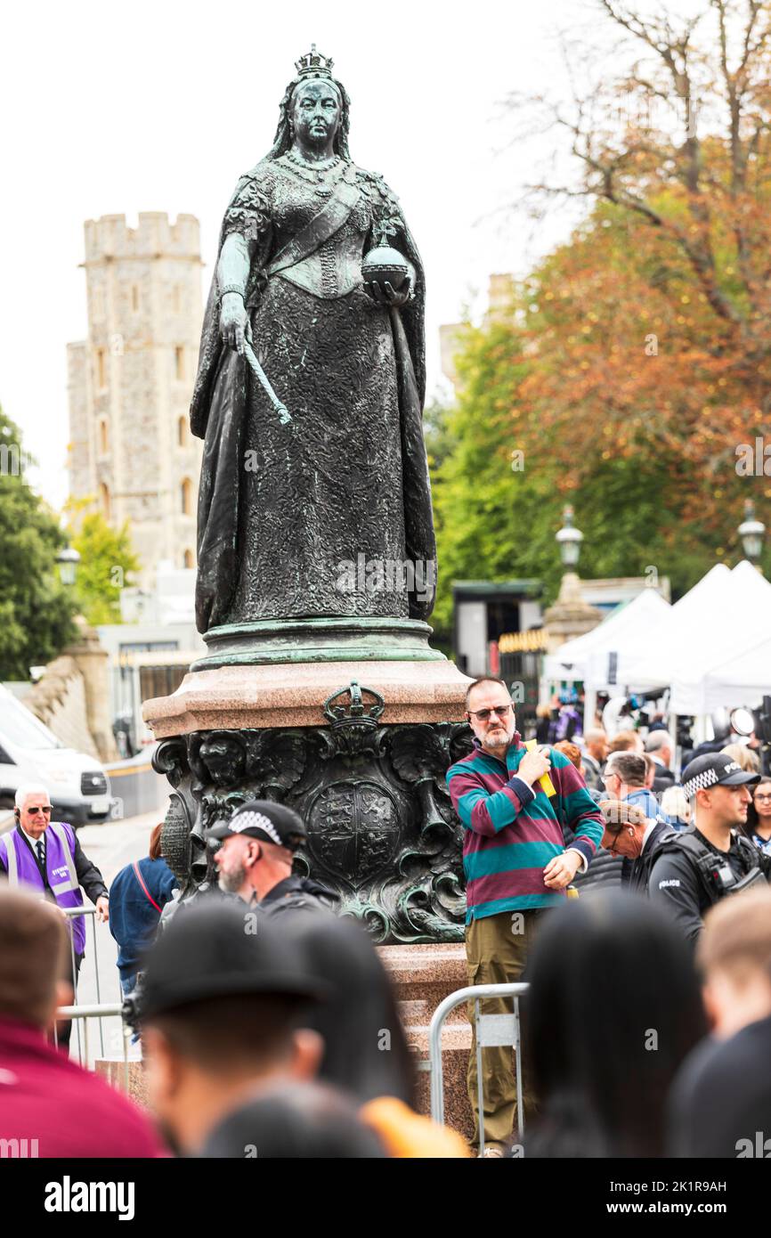 A crowd of people outside Windsor Castle for Queen Elizabeth II's ...