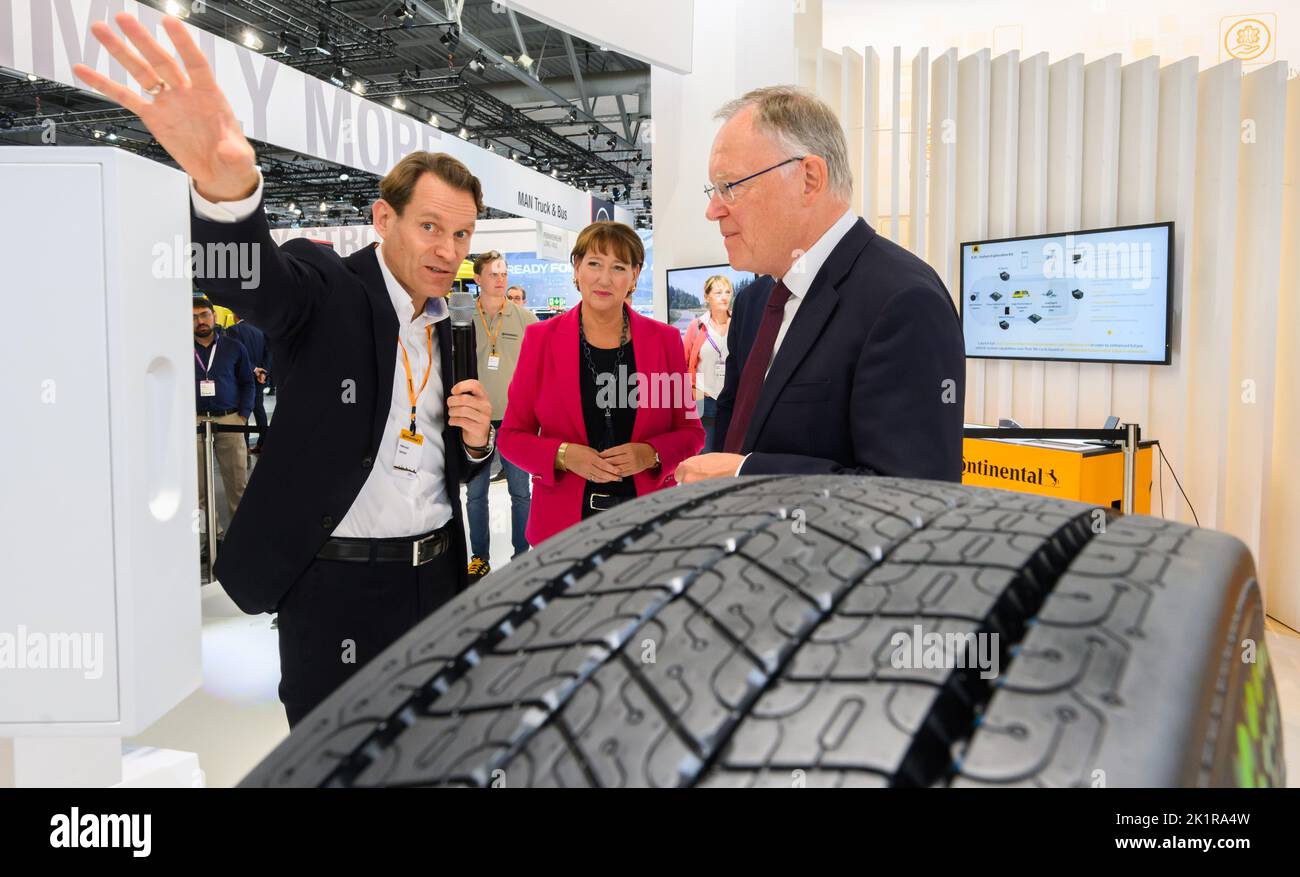 Hanover, Germany. 20th Sep, 2022. Nikolai Setzer (l-r), Executive Board ...
