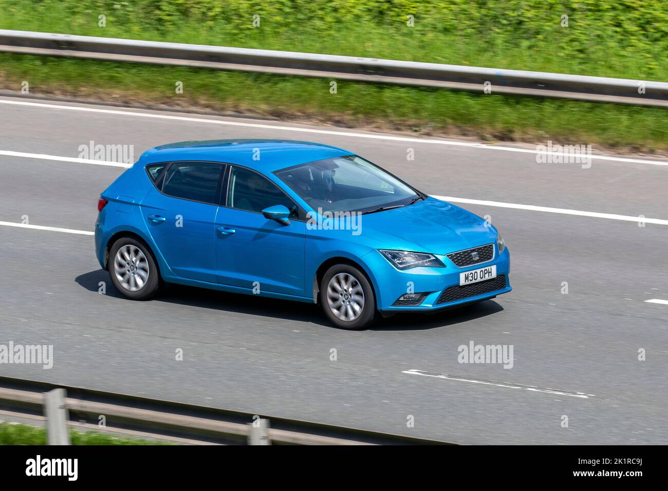 Seat leon 5dr 1 5 tsi evo 130ps se dynamic hi-res stock photography and ...