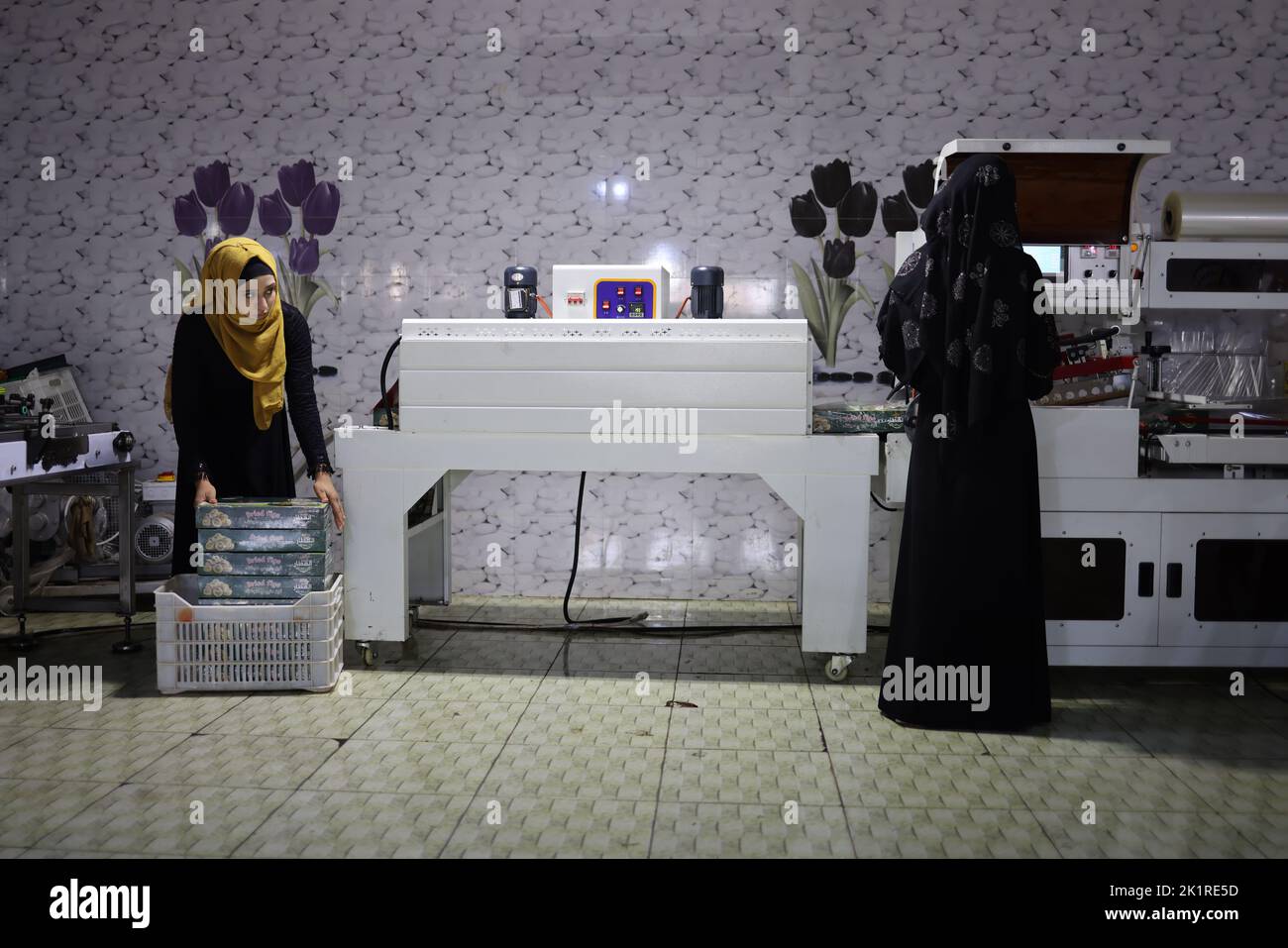 Syrian packaging hi-res stock photography and images - Alamy