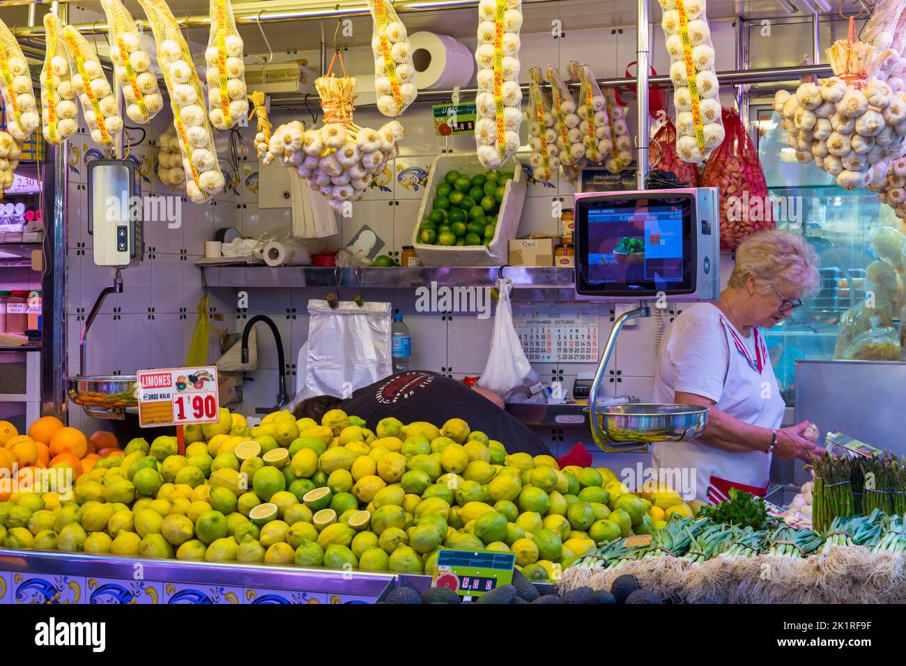 Fruit and vegetable stall counter at Mercado Central, Central Market ...