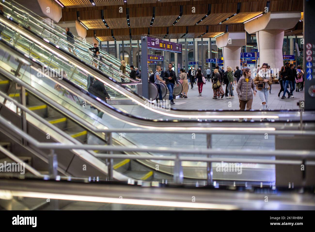 London Bridge station is a central London railway terminus and ...