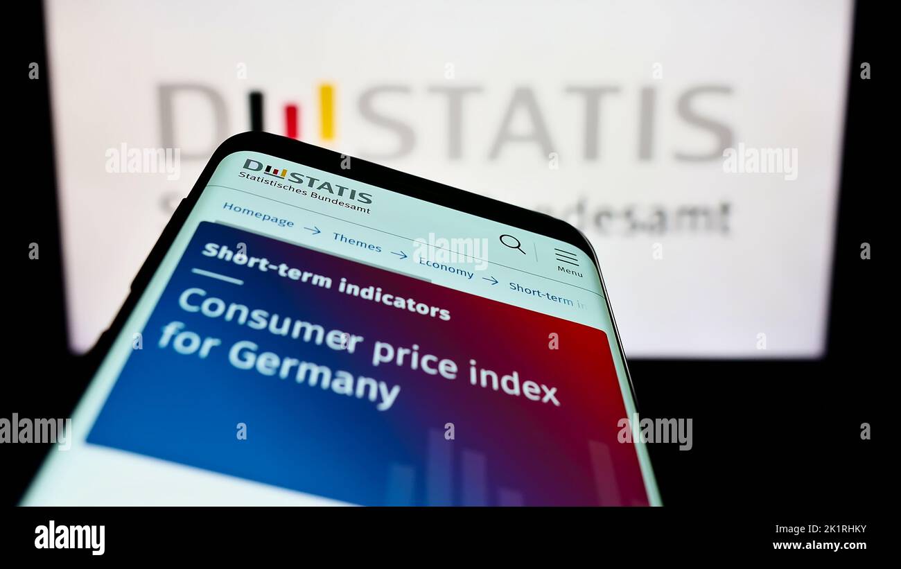 Smartphone with webpage of German Statistisches Bundesamt (Destatis) on ...