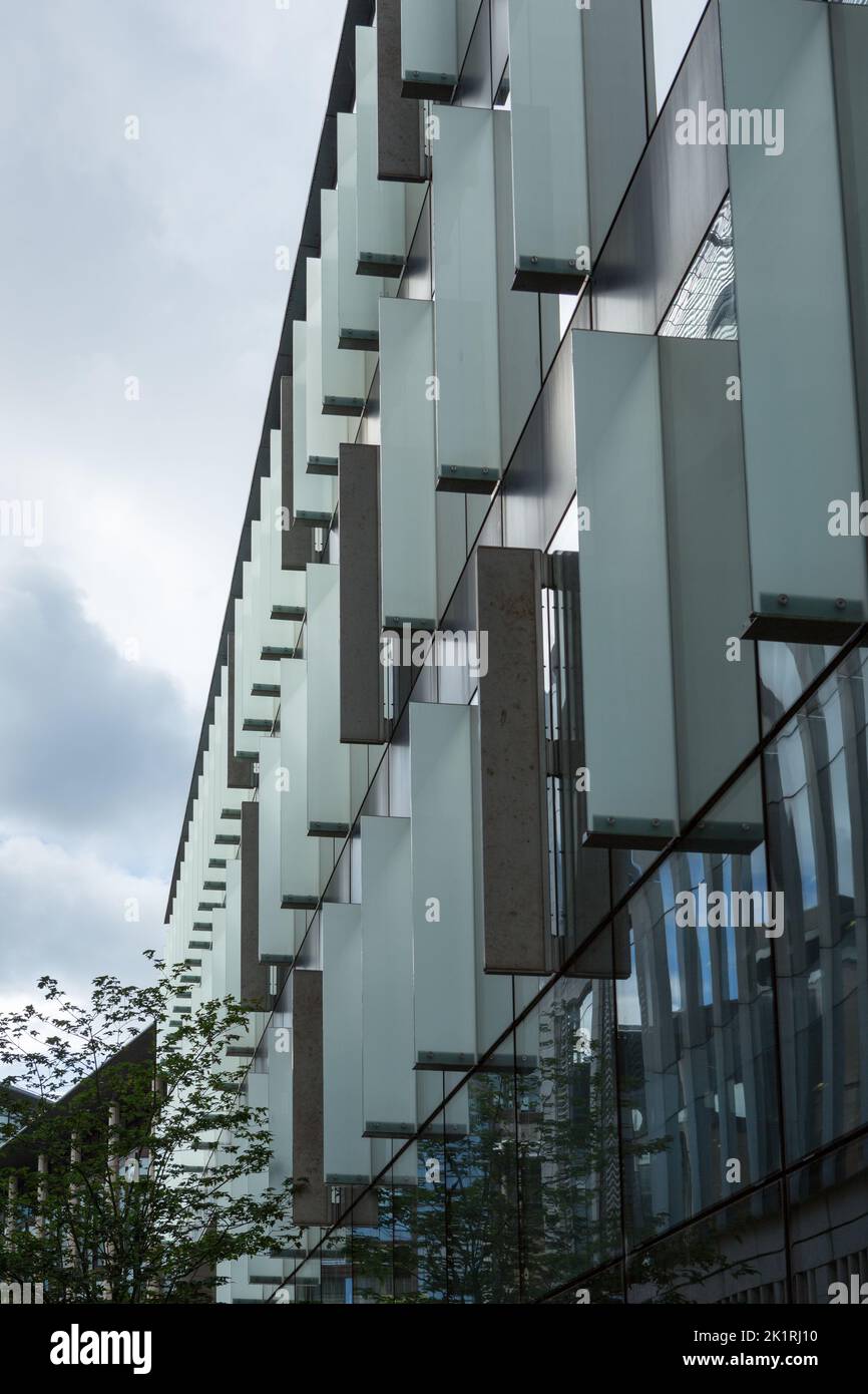 Office buildings tall hi-res stock photography and images - Alamy