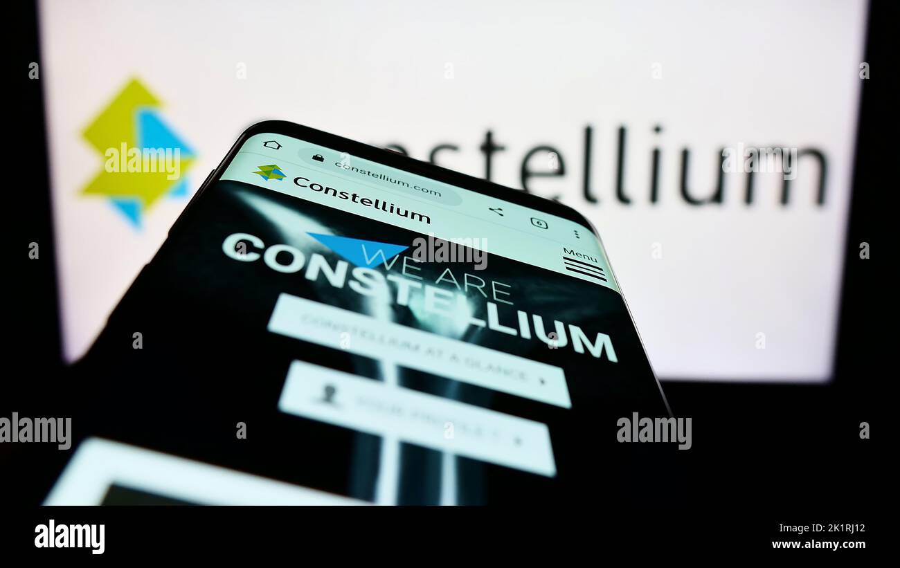 Smartphone with website of French aluminium company Constellium SE on ...