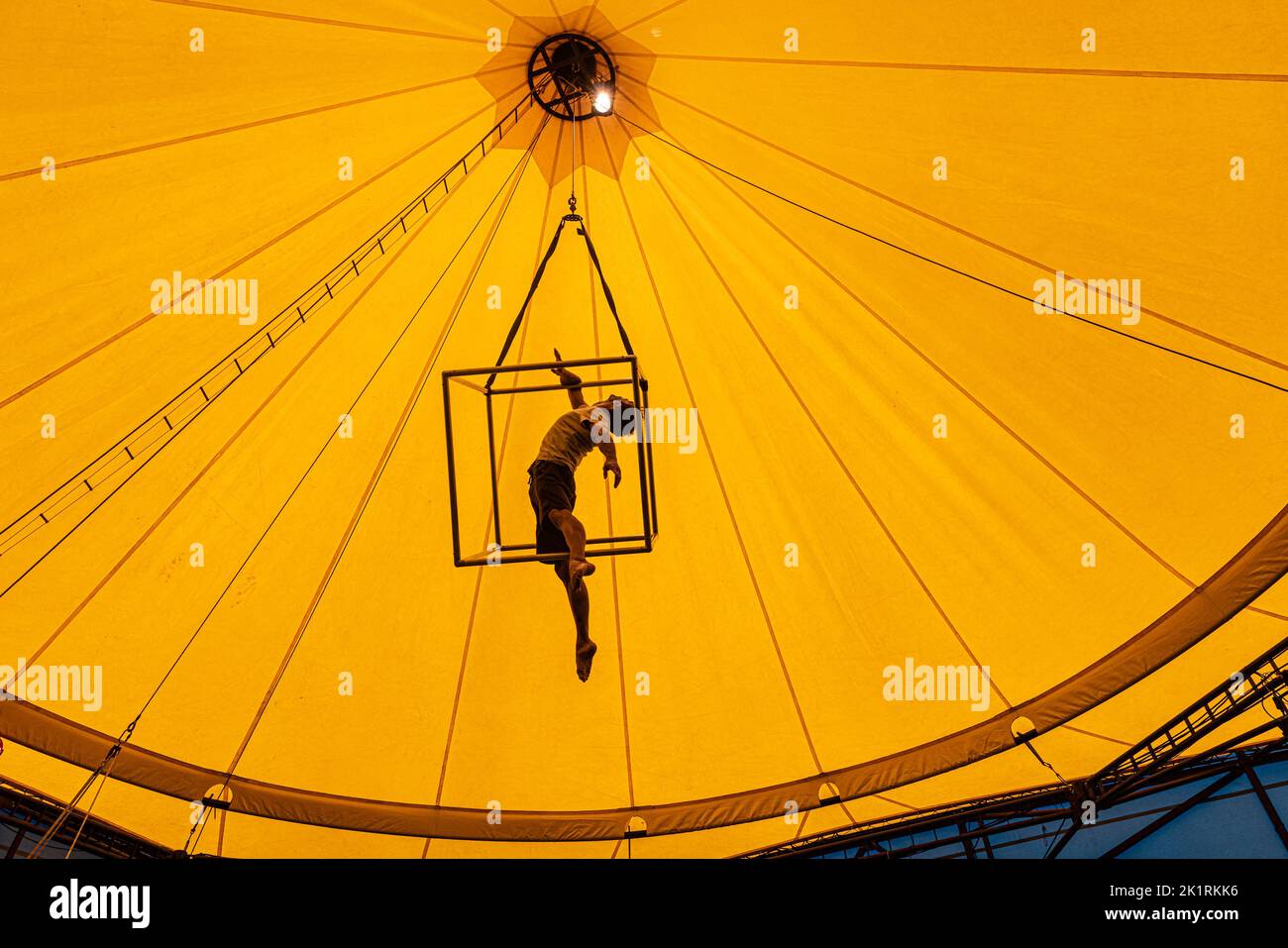 The artist Eloi Berri during rehearsals for the show Rotation, a new ...