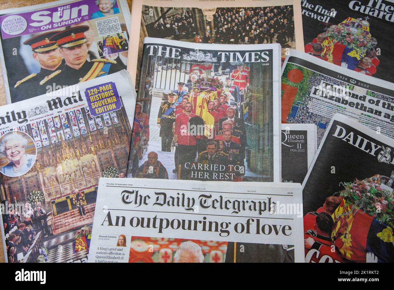 Queen elizabeth ii state funeral front pages hi-res stock photography ...