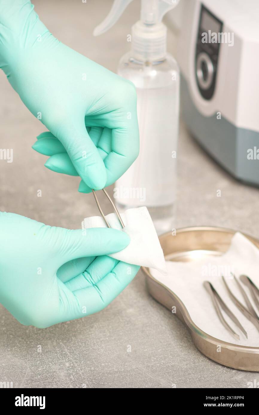 Hand disinfects tweezers with cleaning systems for medical instruments ...