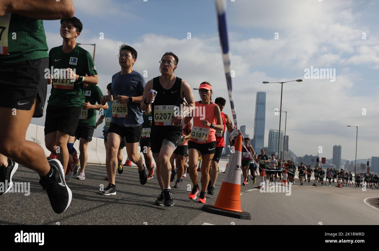Standard chartered marathon hong kong hi-res stock photography and ...