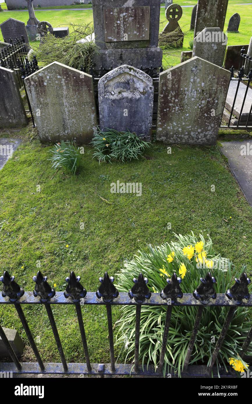 Spring daffodils on the Wordsworth Graves, St Oswalds parish church, St ...