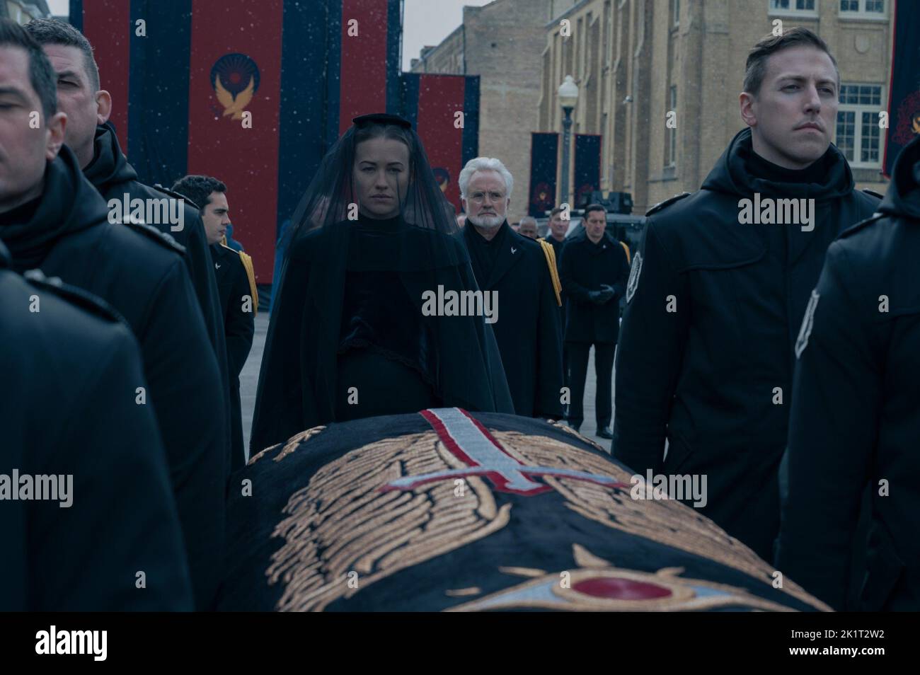 THE HANDMAID'S TALE, from left: Max Minghella, Yvonne Strahovski ...