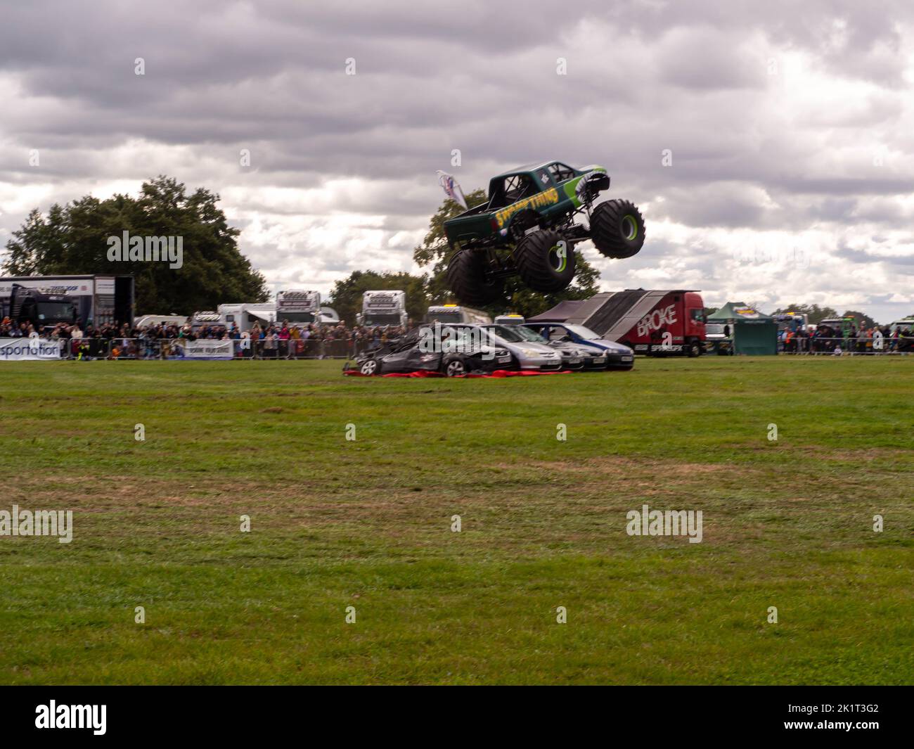 Monster truck jump hi-res stock photography and images - Alamy