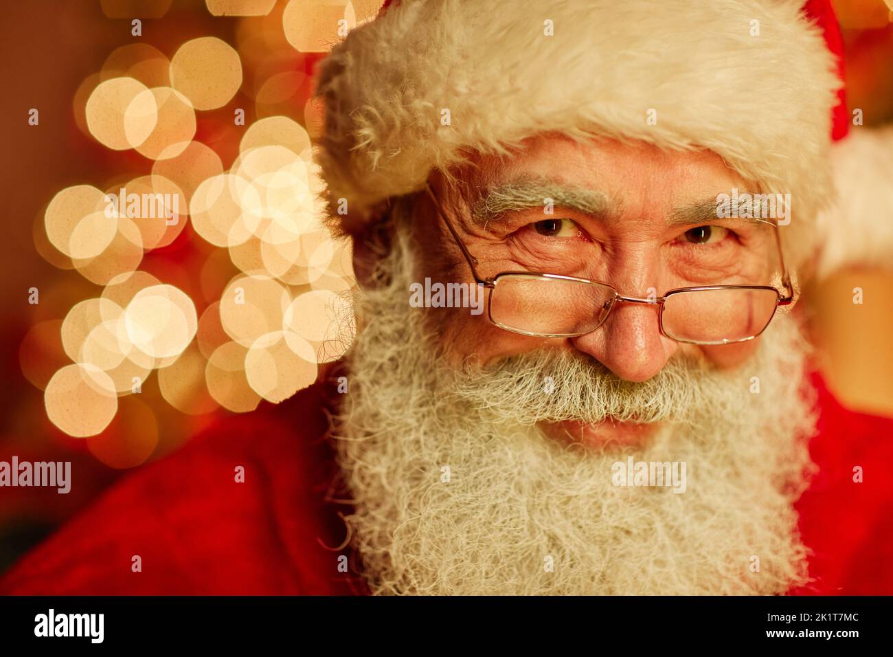 Kindly smiling hi-res stock photography and images - Alamy