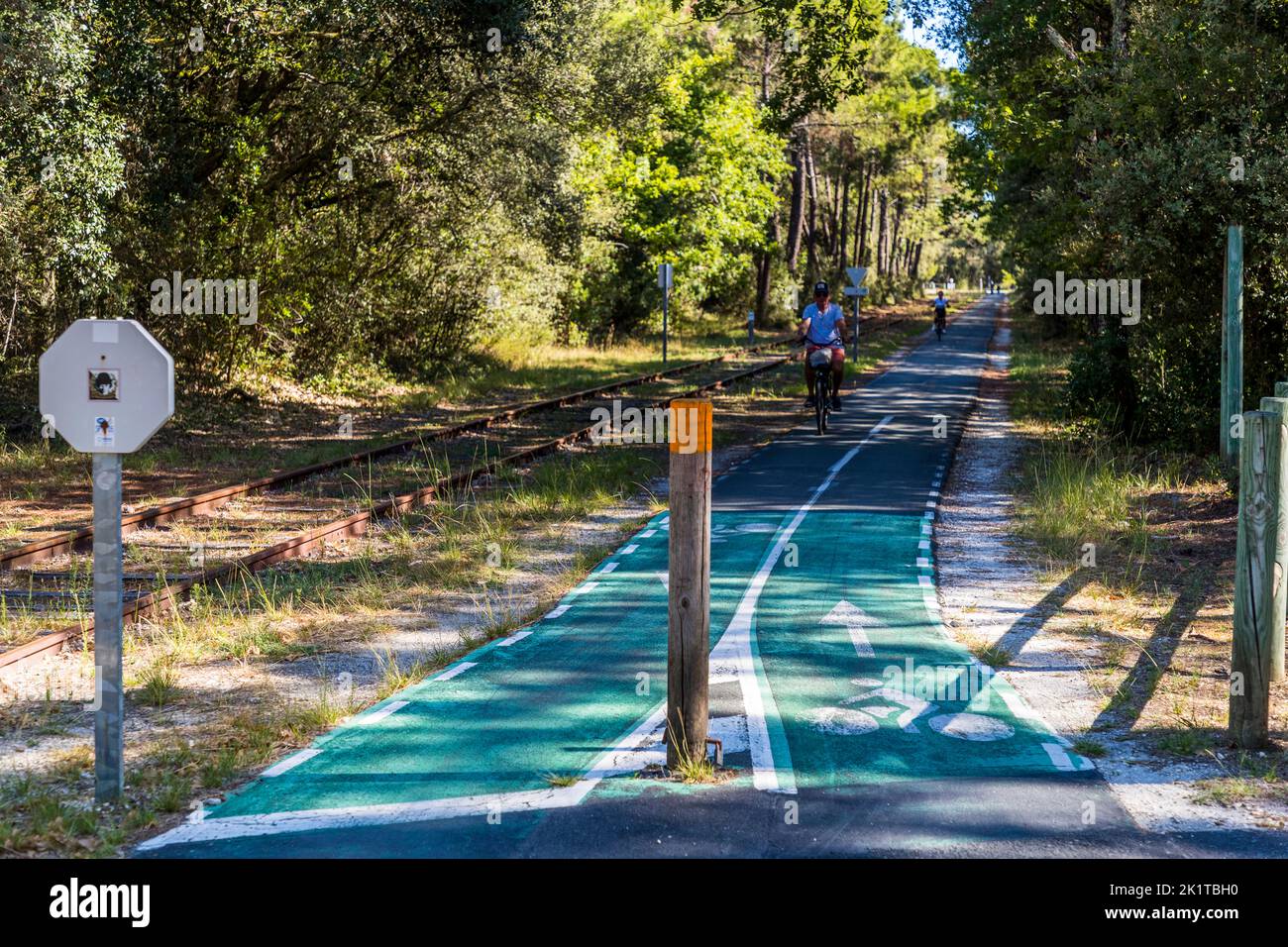 Well marked bike paths in Lesparre-Médoc, France Stock Photo - Alamy
