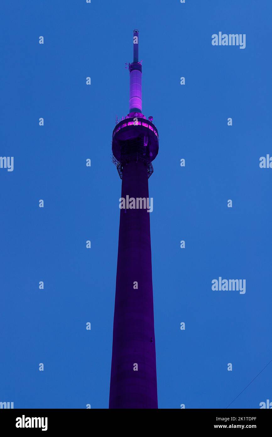 The UK's tallest free standing structure Arqiva Tower, was lit up in ...