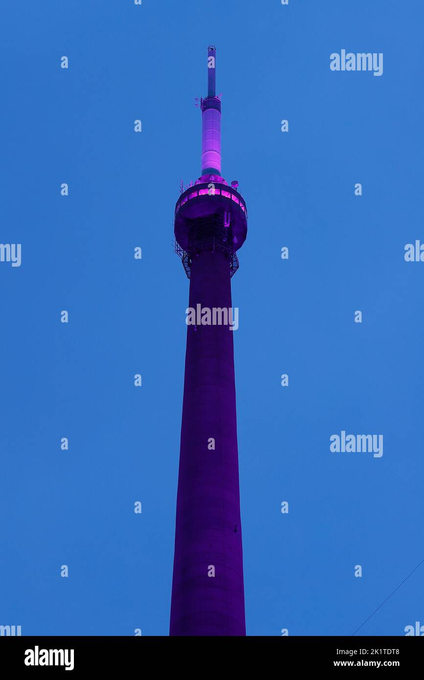 The UK's tallest free standing structure Arqiva Tower, was lit up in ...