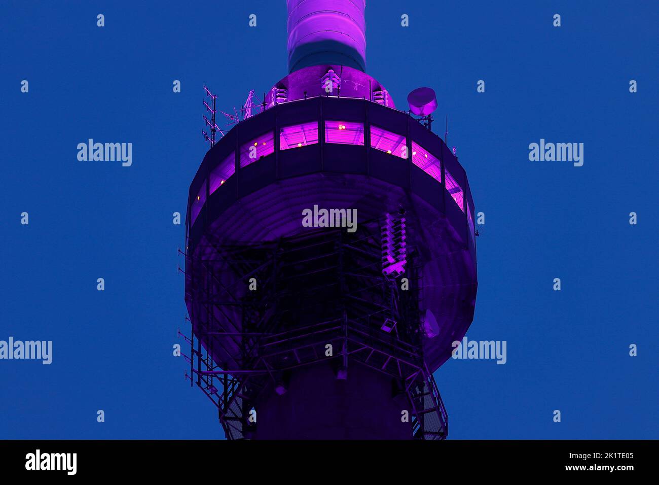 The UK's tallest free standing structure Arqiva Tower, was lit up in ...