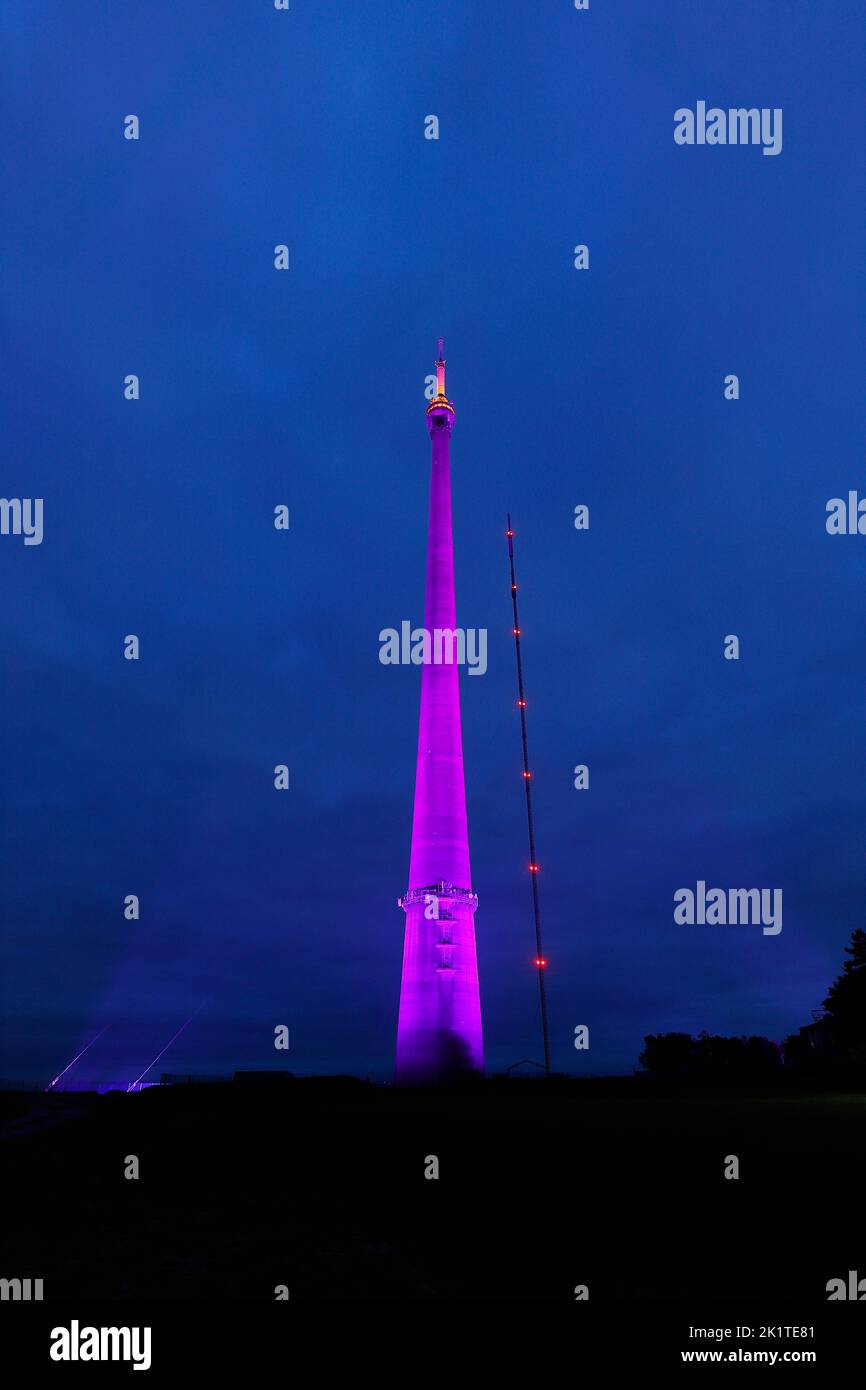 The UK's tallest free standing structure Arqiva Tower, was lit up in ...