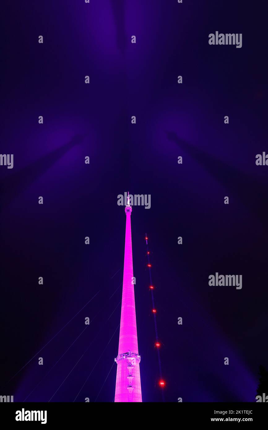 The UK's tallest free standing structure Arqiva Tower, was lit up in ...