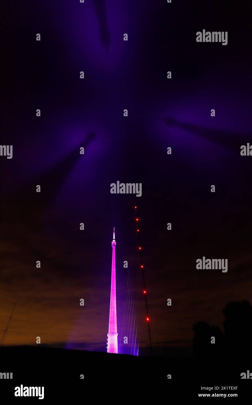 The UK's tallest free standing structure Arqiva Tower, was lit up in ...