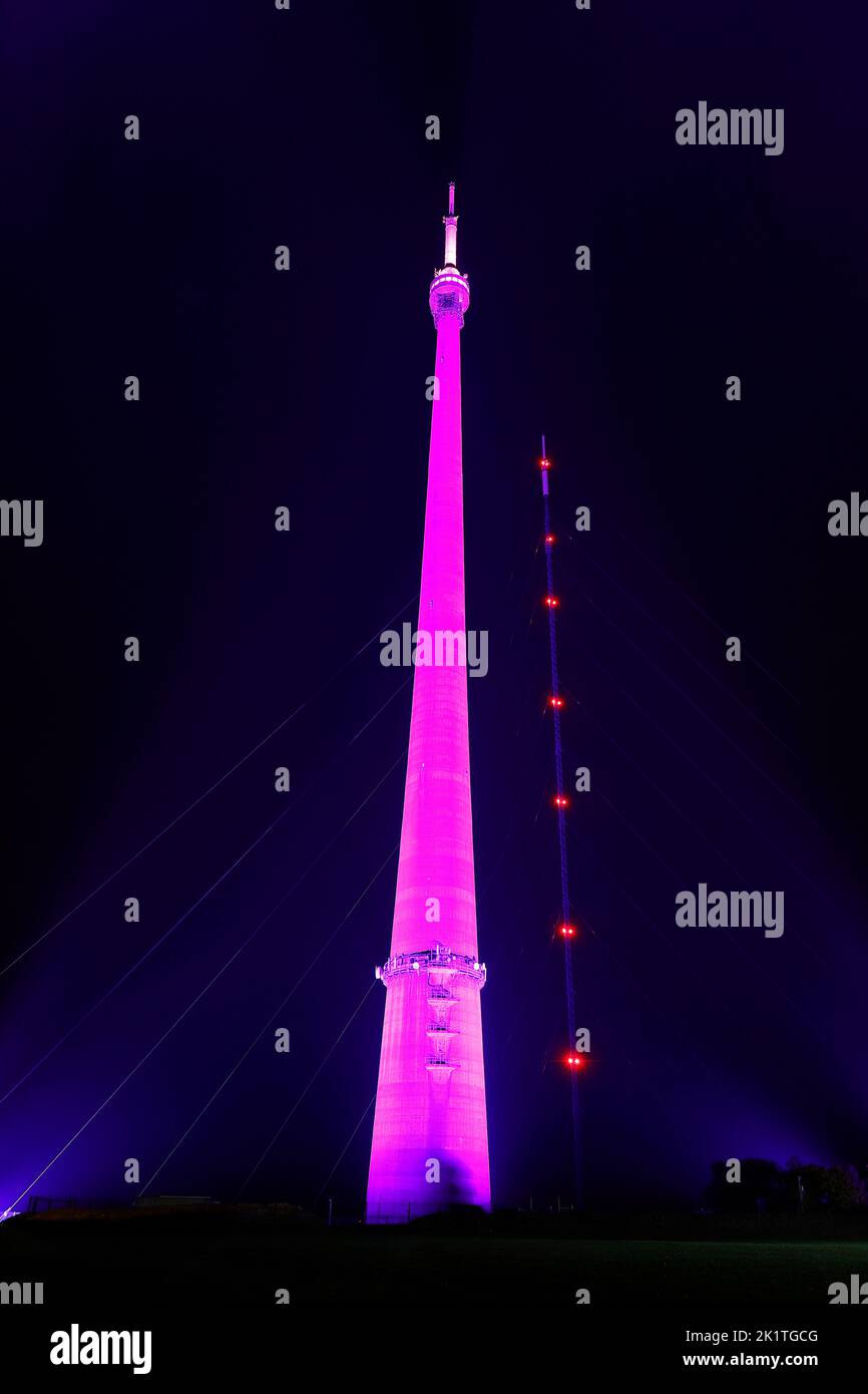 The UK's tallest free standing structure Arqiva Tower, was lit up in ...