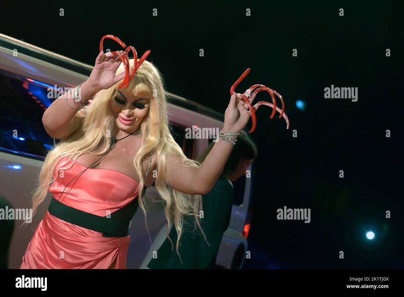 Venezia, Italien. 19th Sep, 2022. Elenoire Ferruzzi enters the house of ...