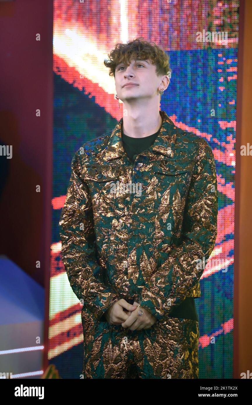 Venezia, Italien. 19th Sep, 2022. George Ciupilan enters the house of ...