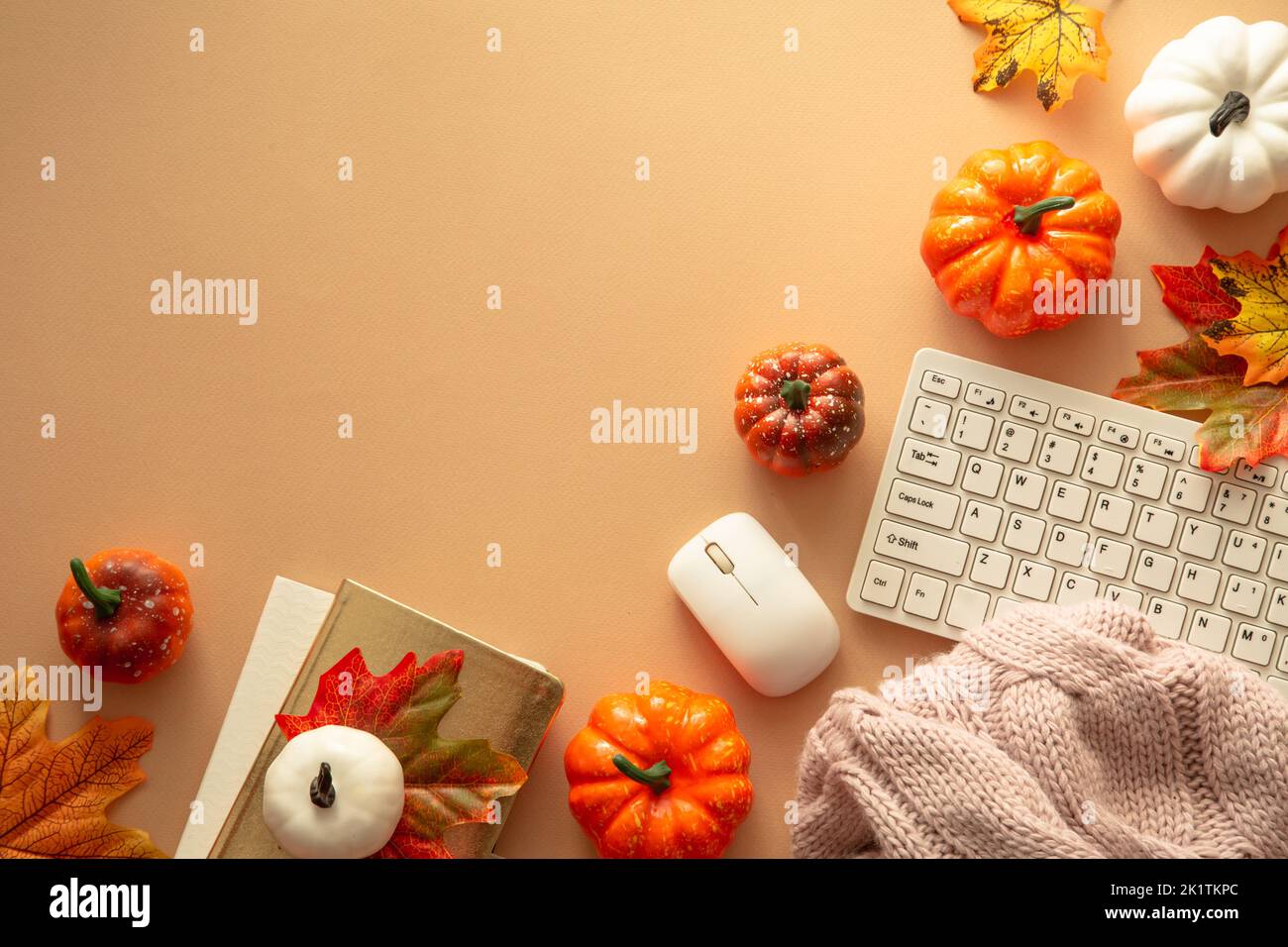 Fall office workspace autumn hi-res stock photography and images - Alamy