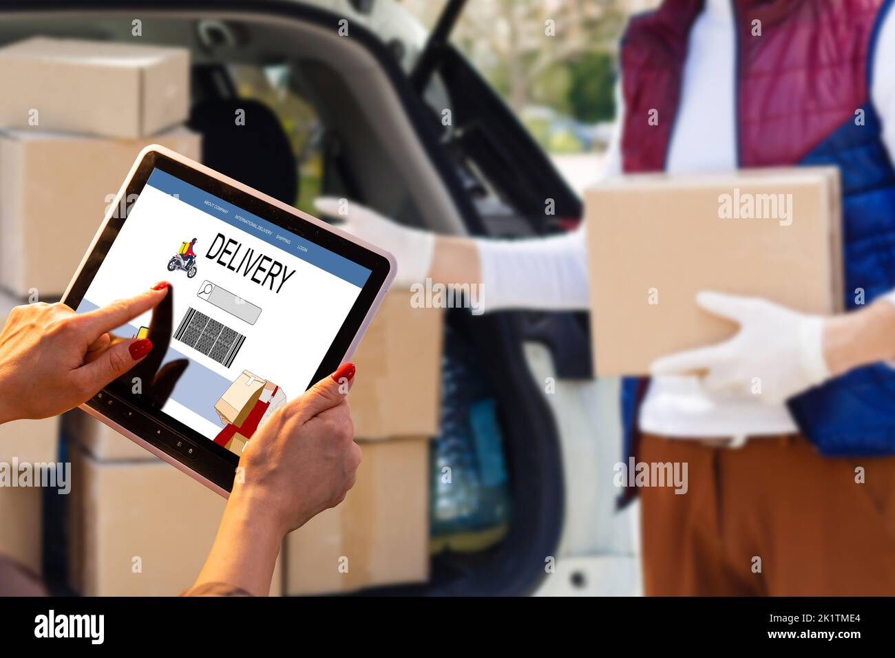 Hand electronic menu tablet hi-res stock photography and images - Alamy