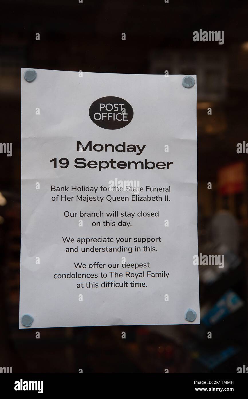 Queens funeral day hi-res stock photography and images - Alamy