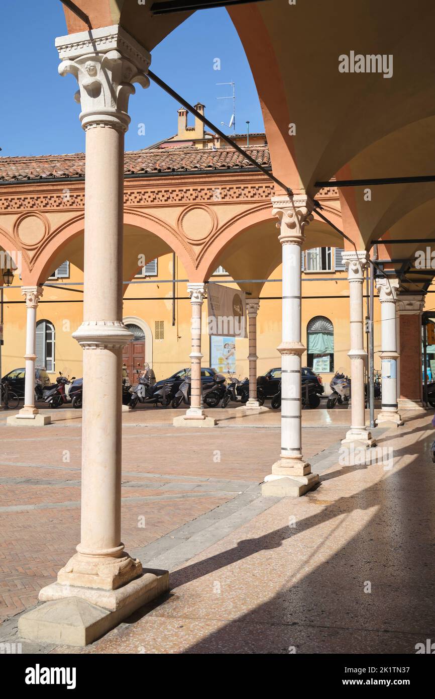 Portico Dei Servi Bologna Italy Stock Photo - Alamy