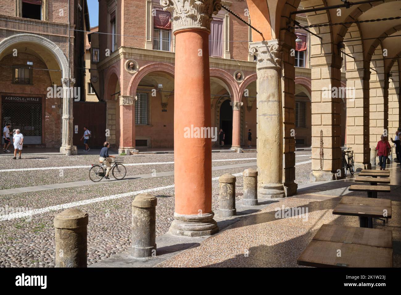 Corte Isolani Piazza Santo Stefano Bologna Italy Stock Photo - Alamy