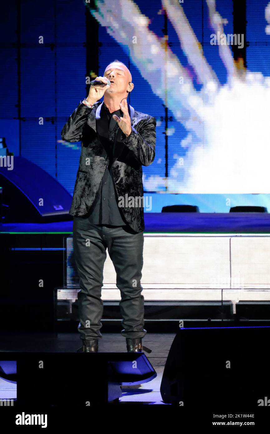 Eros ramazzotti concerto arena di verona hi-res stock photography and ...