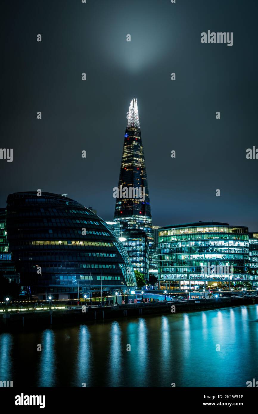 The shard against the night sky hi-res stock photography and images - Alamy