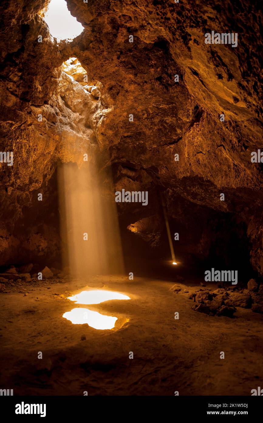 Lava tube mojave hi-res stock photography and images - Alamy