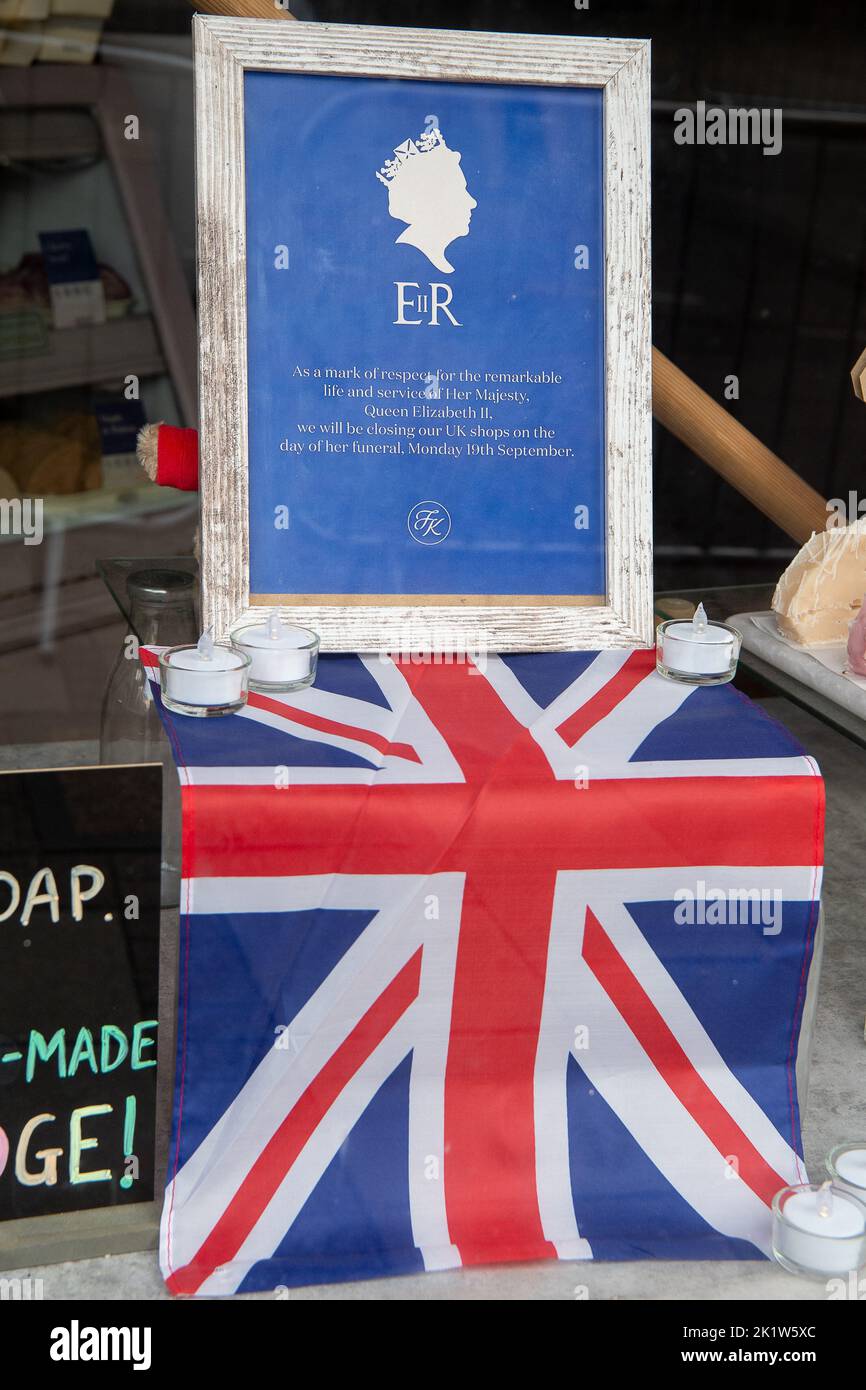 Queens death closures hi-res stock photography and images - Alamy