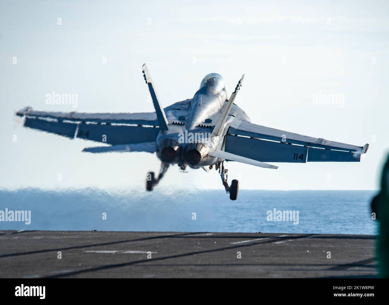 220920-N-WU964-1115 PHILIPPINE SEA (Sept. 20, 2022) An F/A-18F Super ...