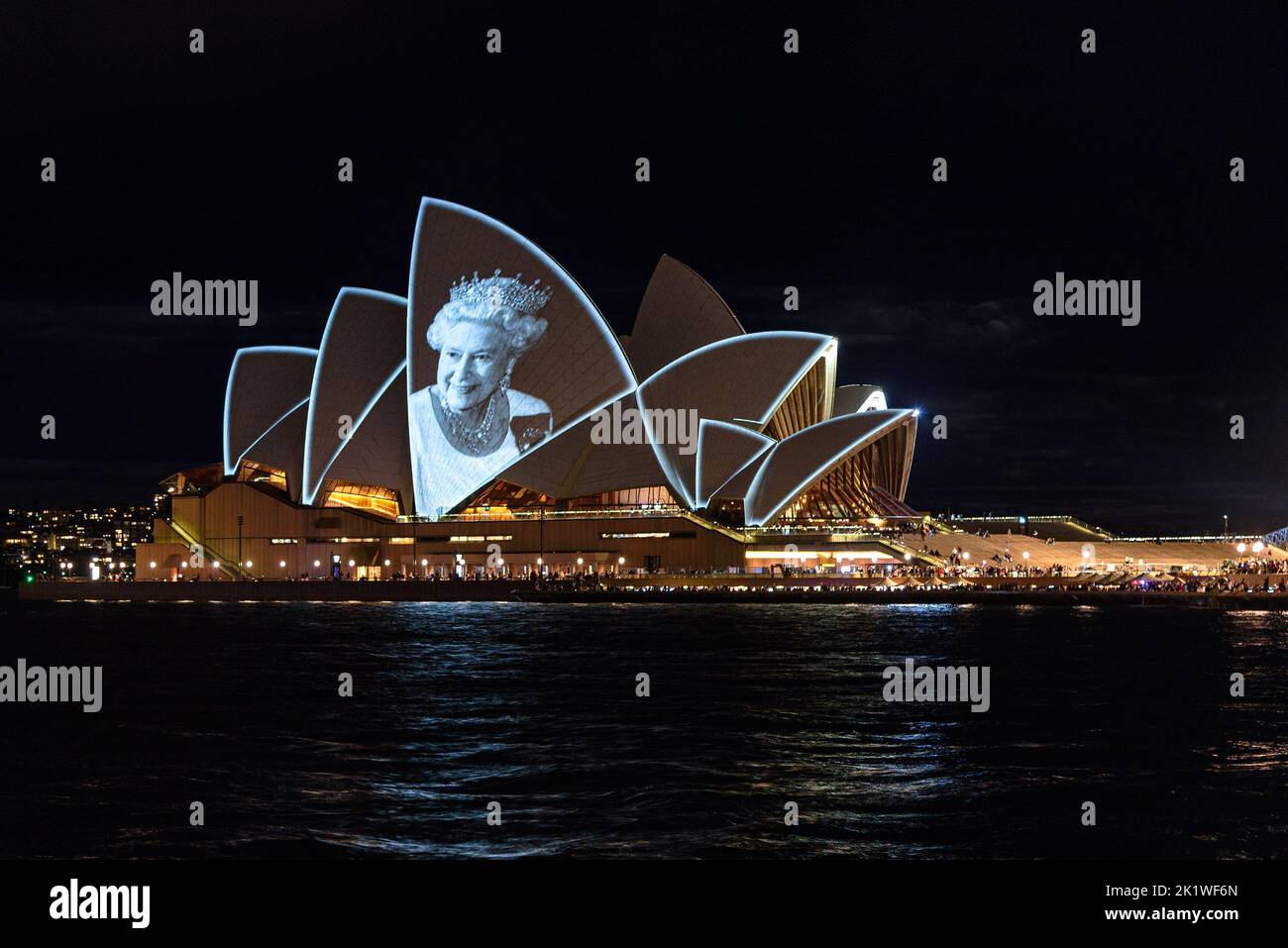 The image of Queen Elizabeth II projected onto the Sydney Opera House ...