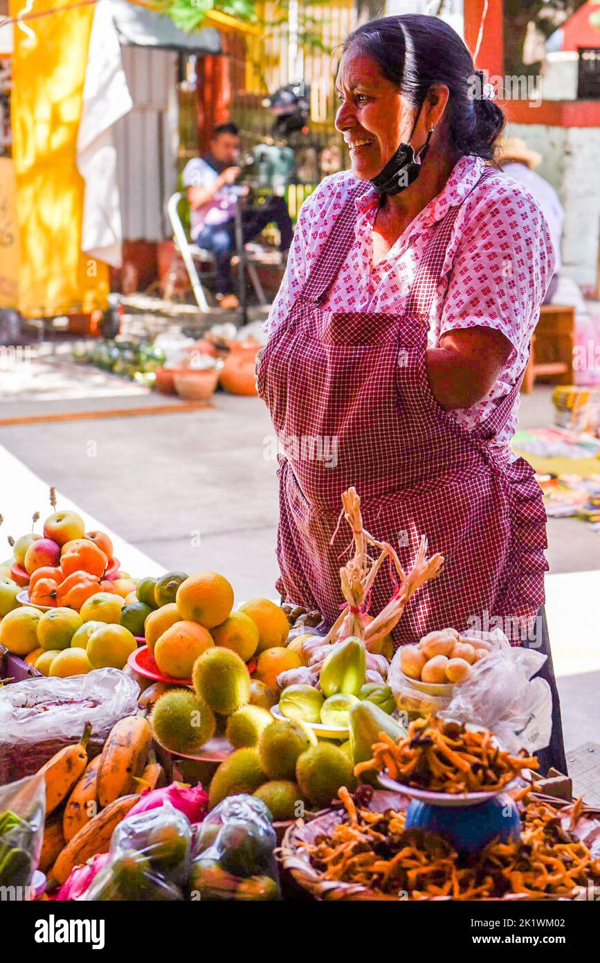 Fruit market in oaxaca mexico hi-res stock photography and images - Alamy
