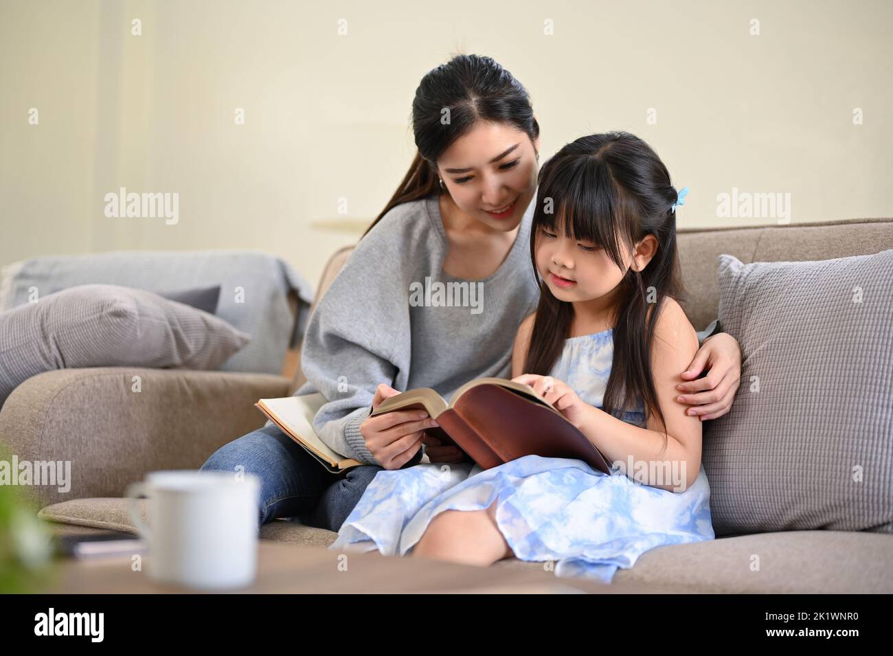 Child telling a story hi-res stock photography and images - Alamy