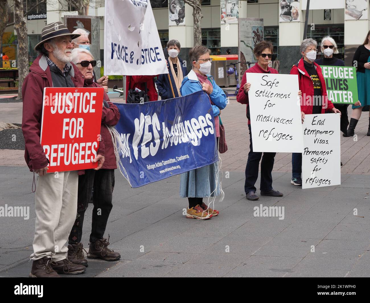 Quakers for peace australia hi-res stock photography and images - Alamy