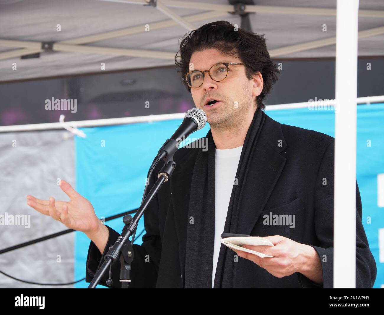 Tim hollo hi-res stock photography and images - Alamy