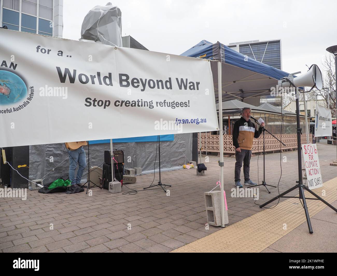 Refugee action campaign hi-res stock photography and images - Alamy