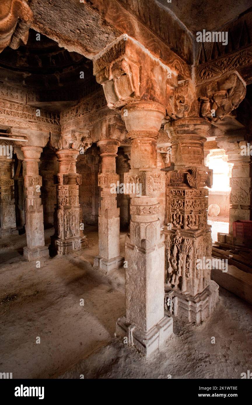 23 temples hi-res stock photography and images - Alamy