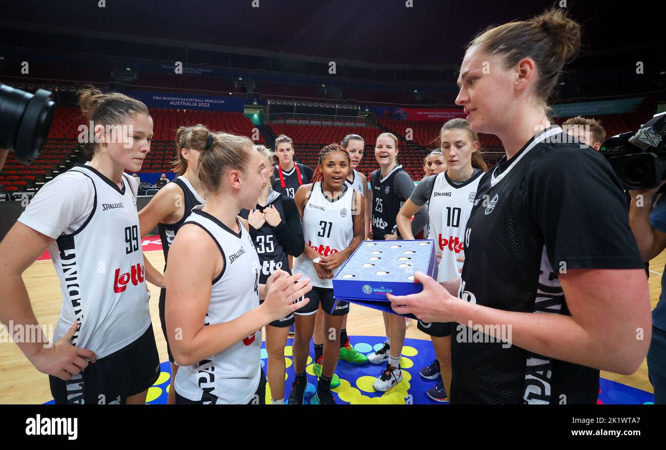 Sydney, Australia, 21 September 2022. Belgium's Elise Ramette and ...
