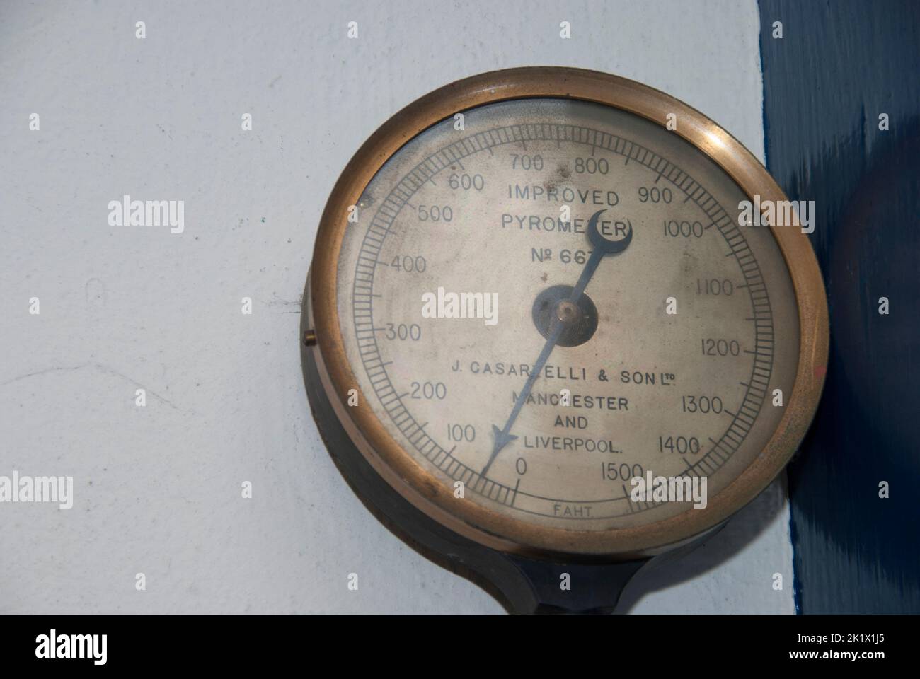 Broken pressure gauge hi-res stock photography and images - Alamy